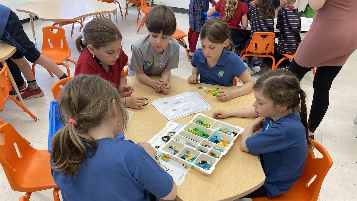 Les élèves de l’École Vision décloisonnés pour mieux apprendre | Le ...
