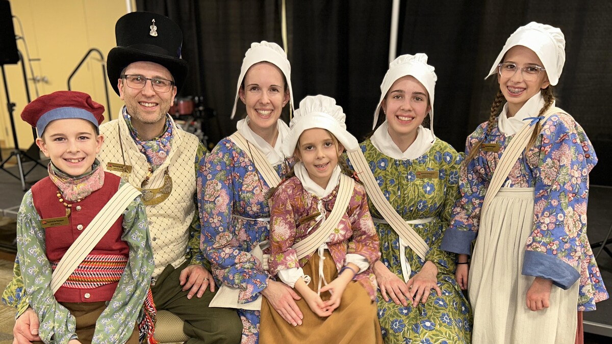 Voyageurs officiels : les Hutlet succèdent aux Turenne | Le téléjournal ...