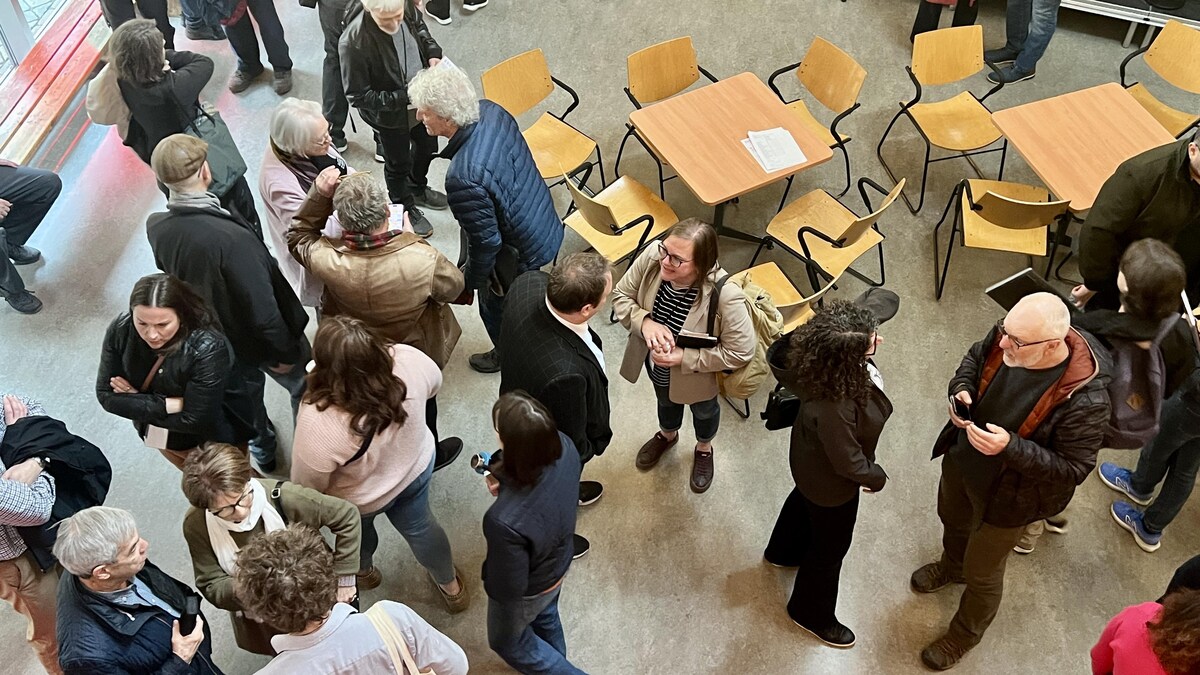 Les réseaux sociaux comme source d'information | Le téléjournal Est-du ...