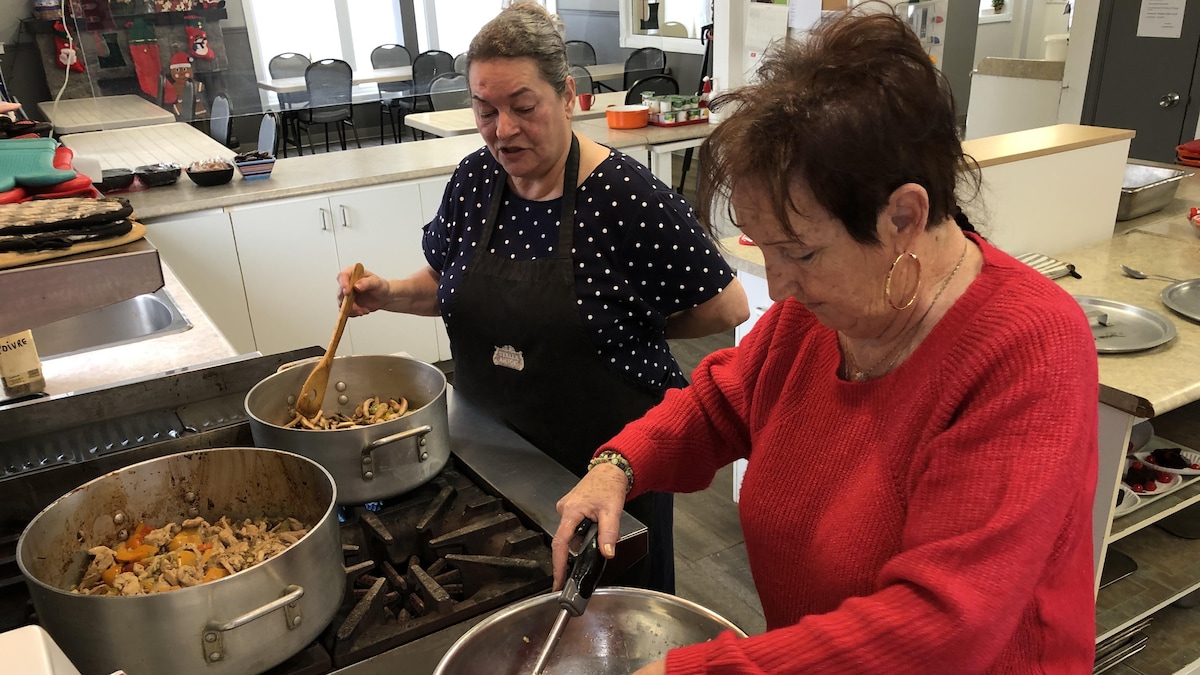 Guignolée des médias: des usagères appellent à la générosité des gens ...