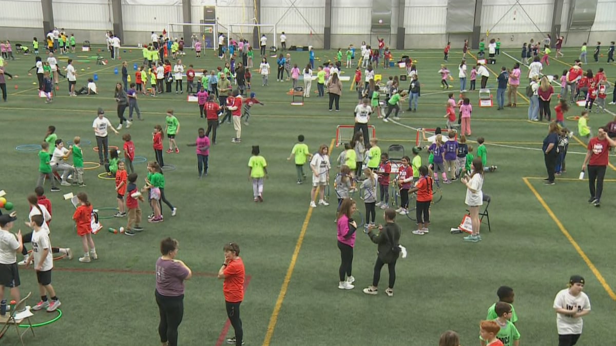 500 jeunes à JMCA jouer | Le téléjournal Manitoba