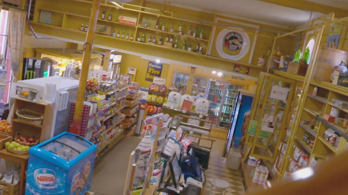 Visite guidée du Magasin général Paré | Le téléjournal Québec