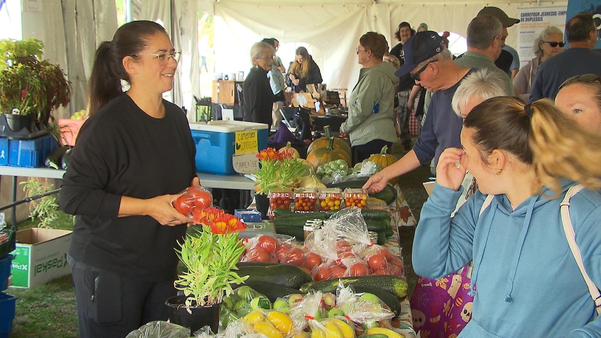 Écouler les récoltes au marché d'automne de Port-Cartier | Le ...