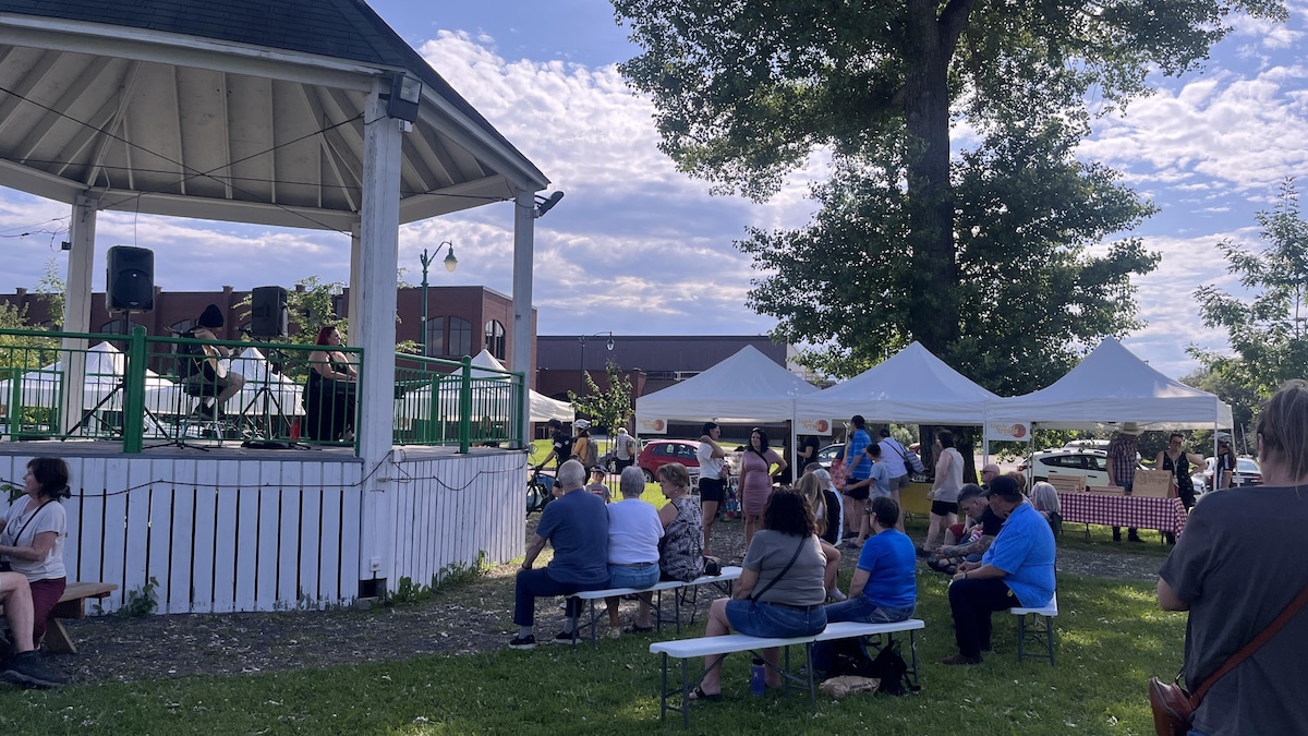 Le Marché d'Arvida lance sa saison | Le téléjournal Saguenay-Lac-Saint-Jean