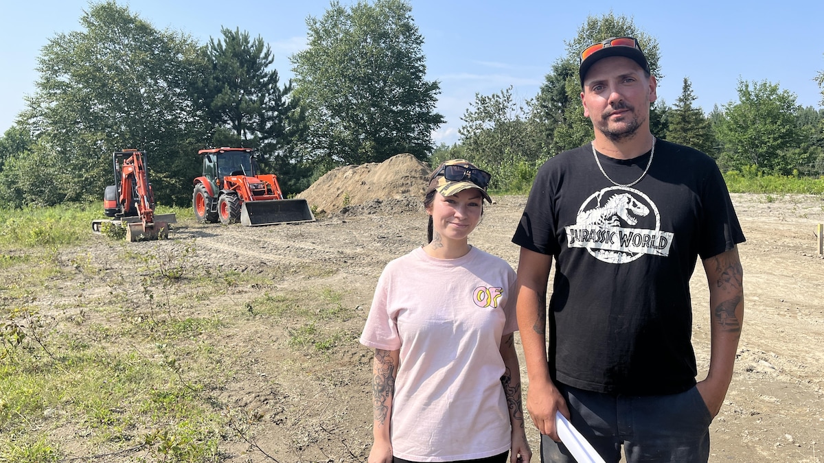 Un couple de Saguenéens dénonce le prix et le délai pour obtenir un permis de construction | Le ...