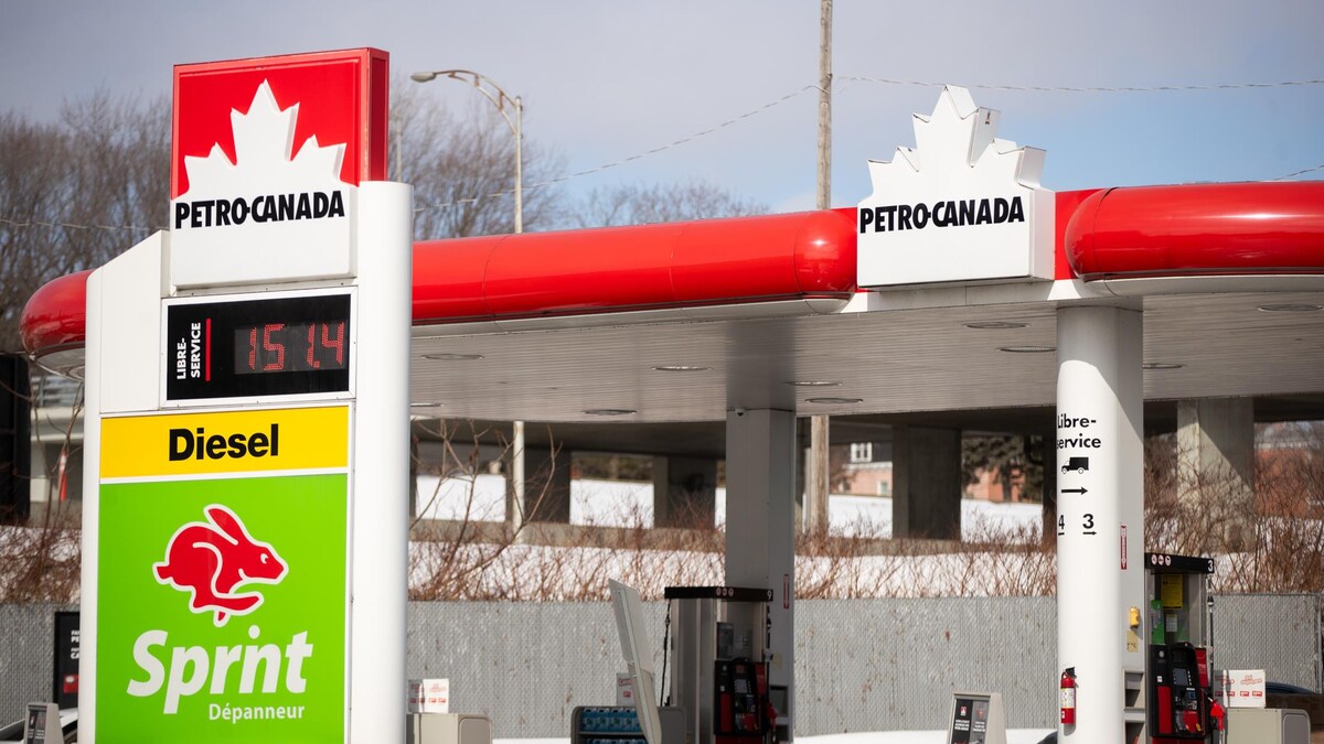 De l'essence pleine d'eau endommage une vingtaine de véhicules | Le ...