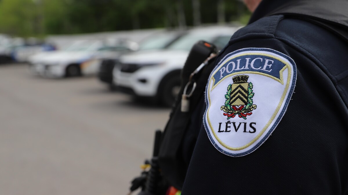 Lévis va embaucher 35 nouveaux policiers d’ici 2027 | Le téléjournal Québec
