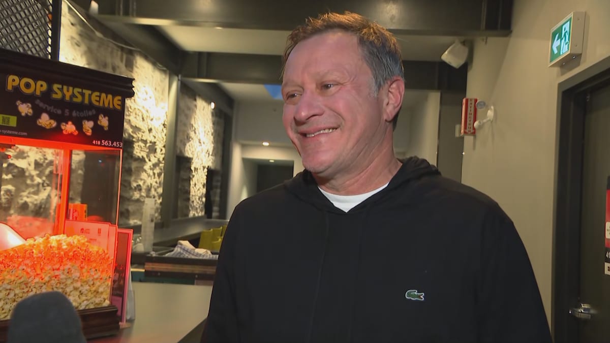 Première d'«Assumé» de Stéphane Fallu | Le téléjournal Québec