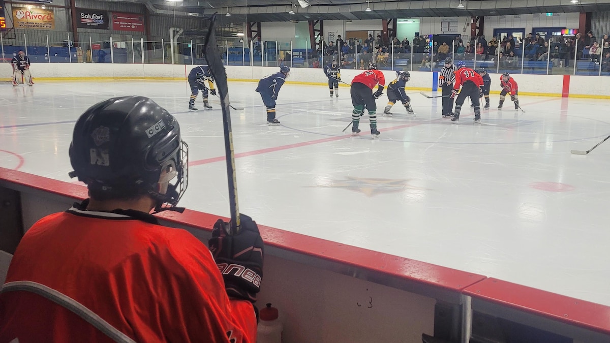 Tournoi de hockey familial de Saint-Ambroise | Le téléjournal Saguenay ...