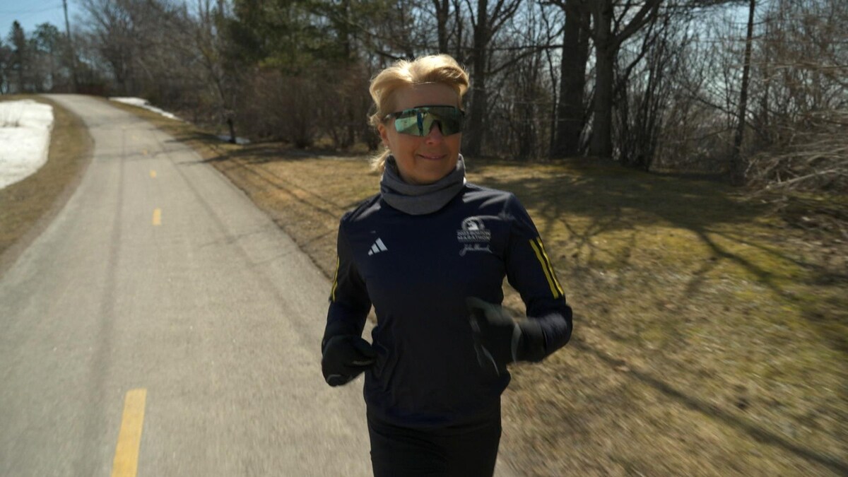 Lucie Rochon, 65 ans, a remporté lundi le marathon de Boston dans sa ...