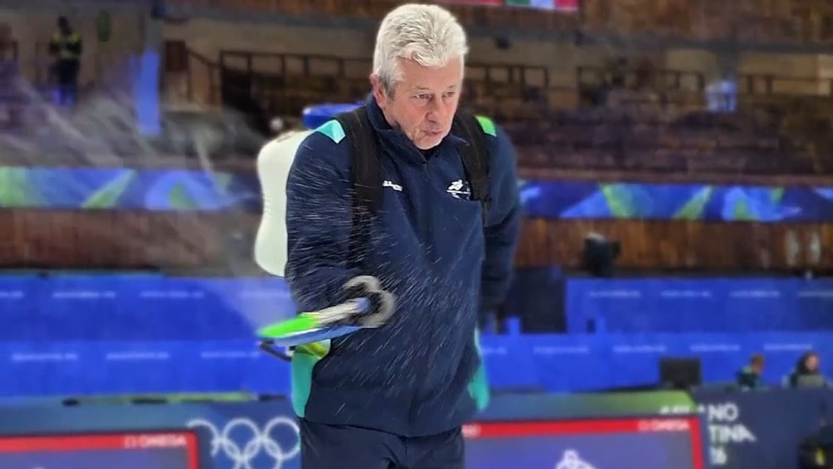 Le maître de l’arrosage au curling | ICI Télé | Radio-Canada