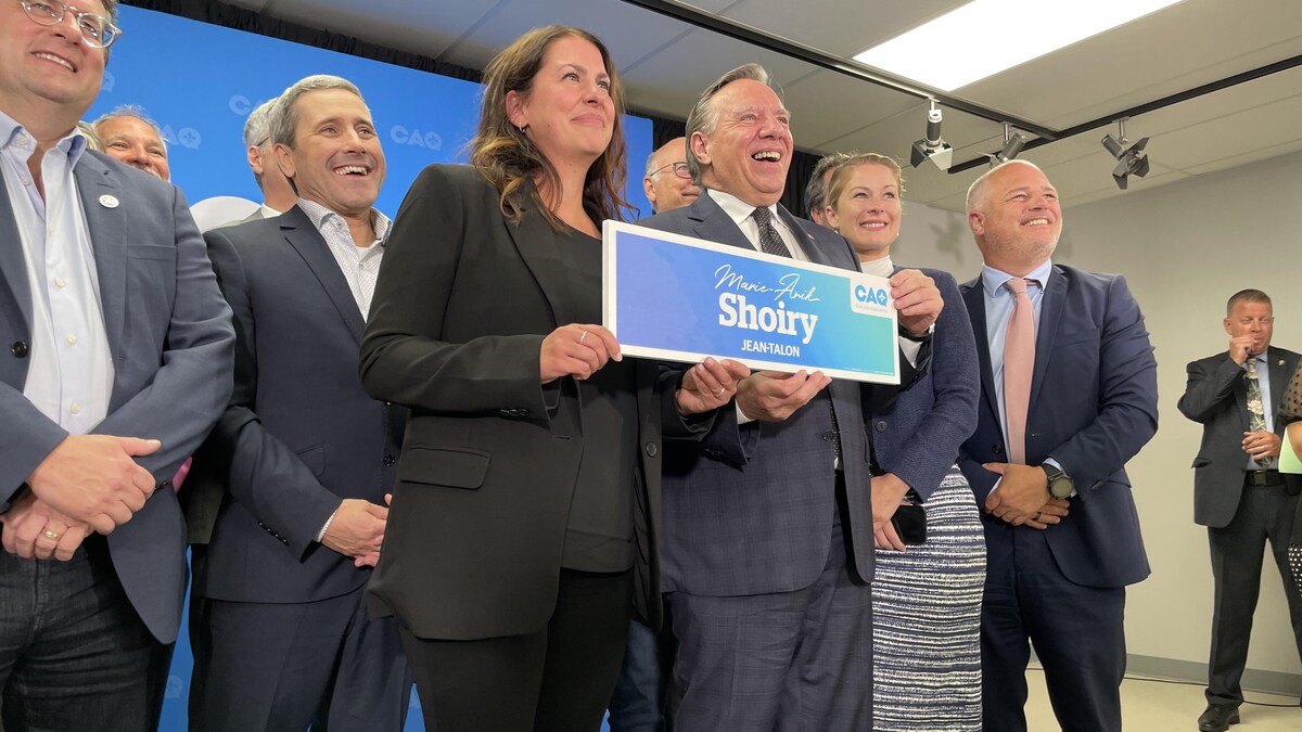 Legault ne tient rien pour acquis dans Jean-Talon | Le téléjournal Québec