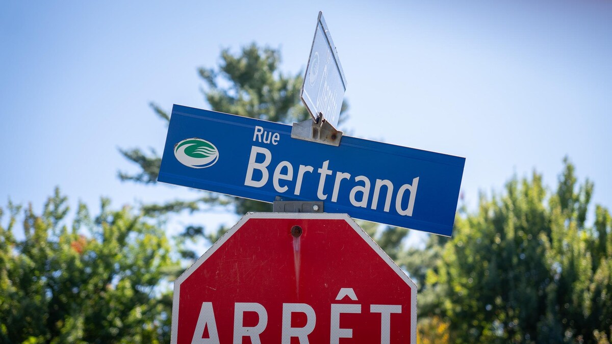 Des résidents de Buckingham unis contre la vitesse | Le téléjournal ...