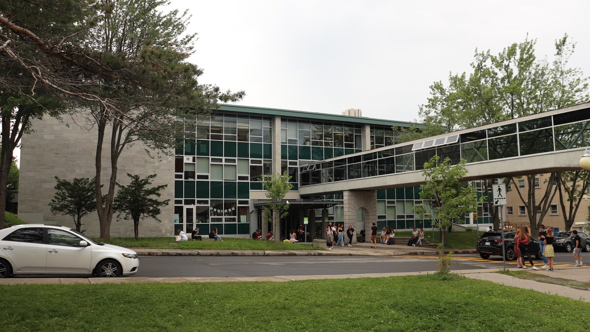 Confusion à la CAQ autour de «l’English Week» du Cégep Garneau | Le ...