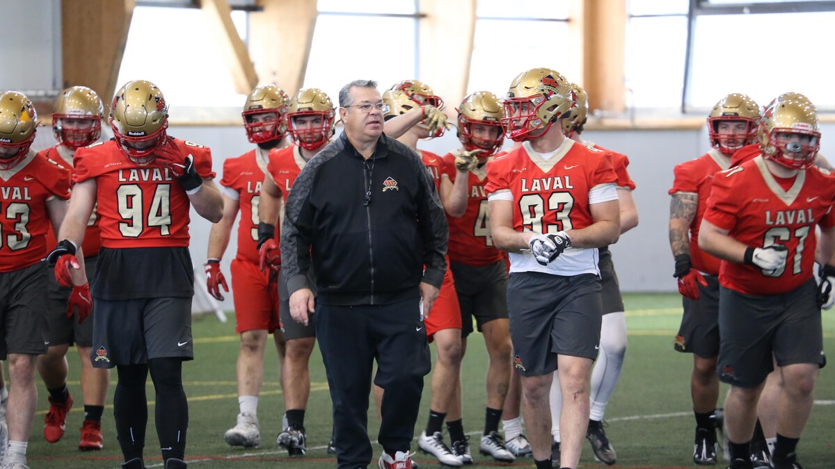 Le Rouge et Or en route vers London | Le téléjournal Québec