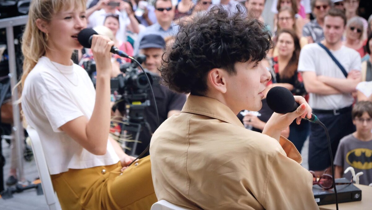 Entrevue croisée avec Angèle et Hubert Lenoir | Radio-Canada Info