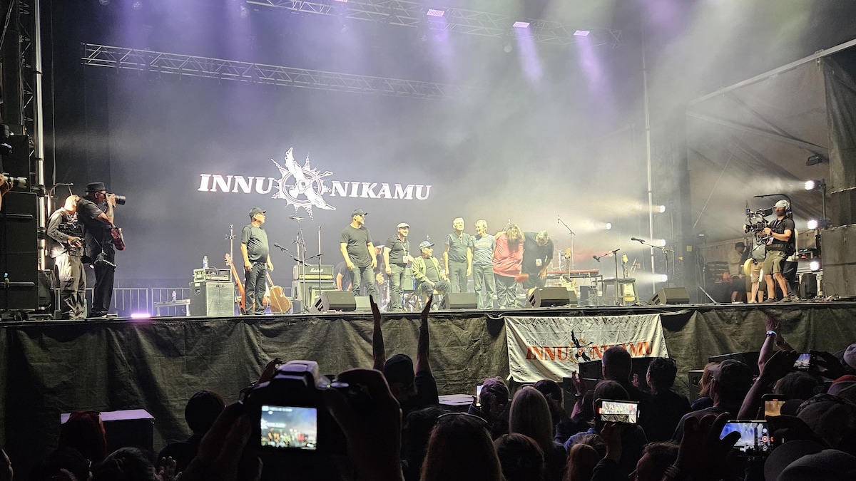 S’enivrer par la musique au festival sans alcool Innu Nikamu | Le ...