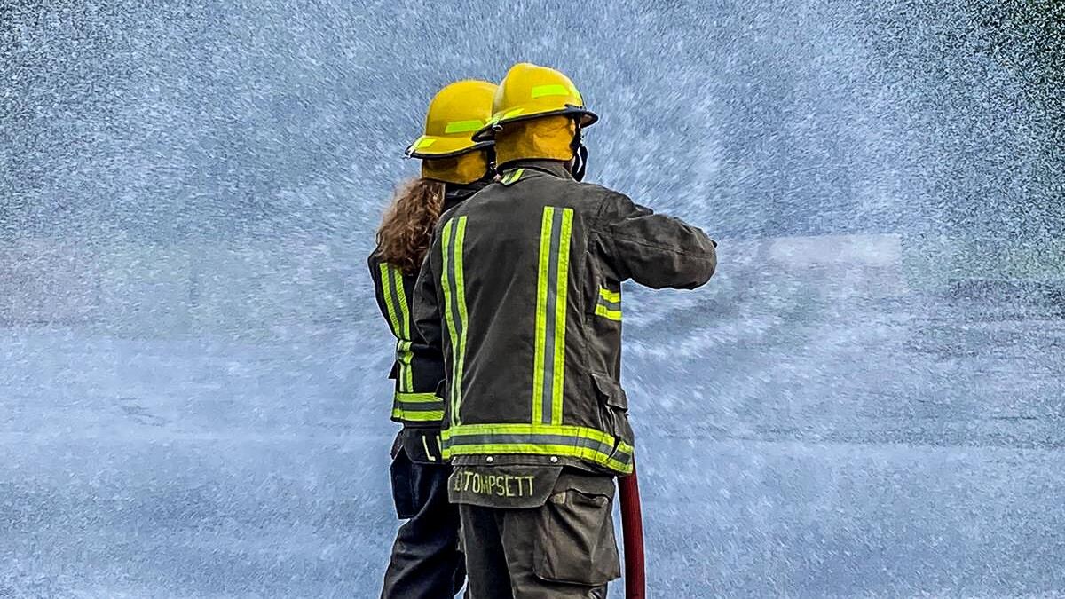 Allumer la vocation de pompière chez les femmes au Kamouraska | Le ...