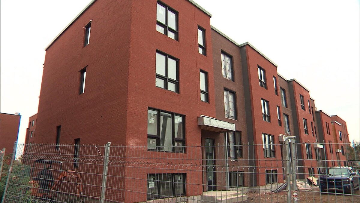 Des HLM à rénover | Radio-Canada Info