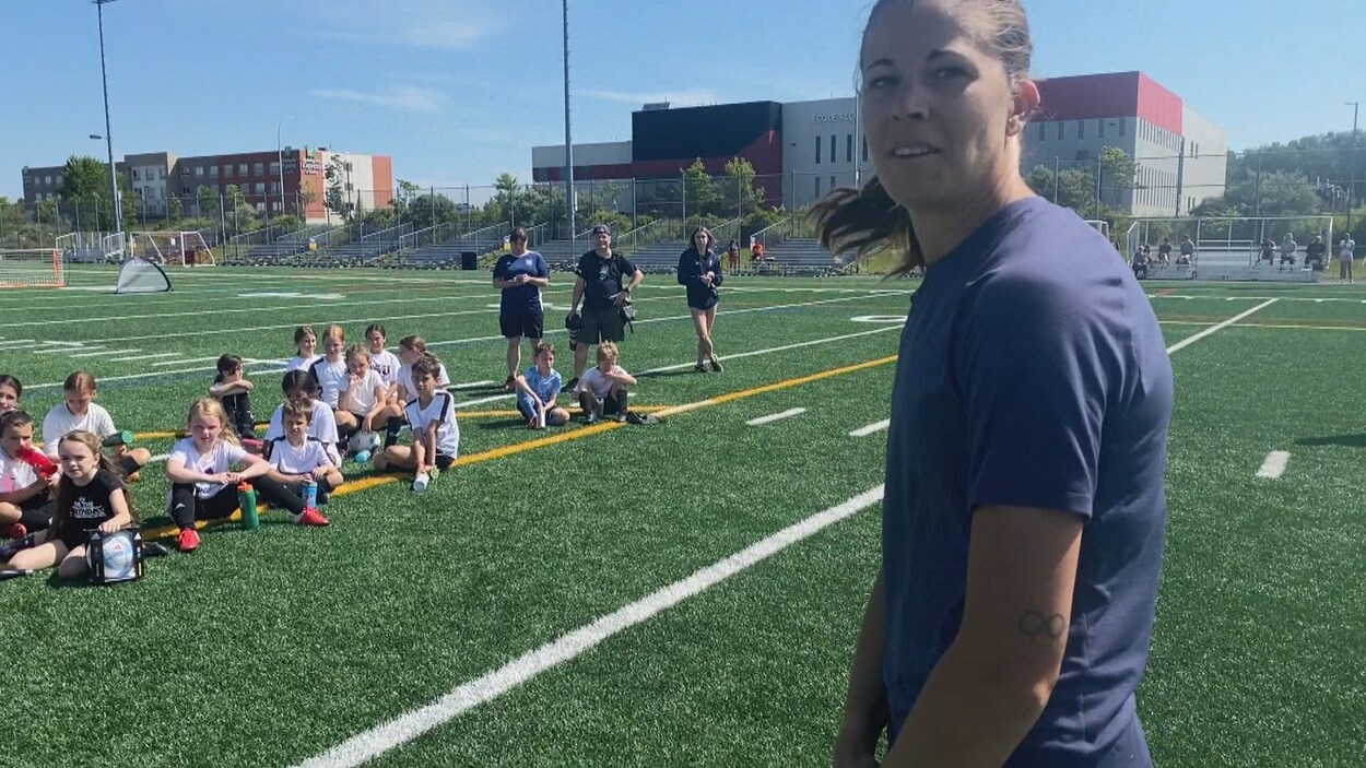 Stephanie Labbé inspire des jeunes en Nouvelle-Écosse