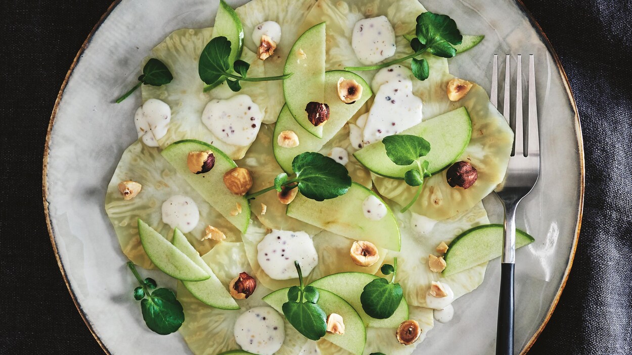 Salade de céleri-rave rôti à la pomme | Radio-Canada Info