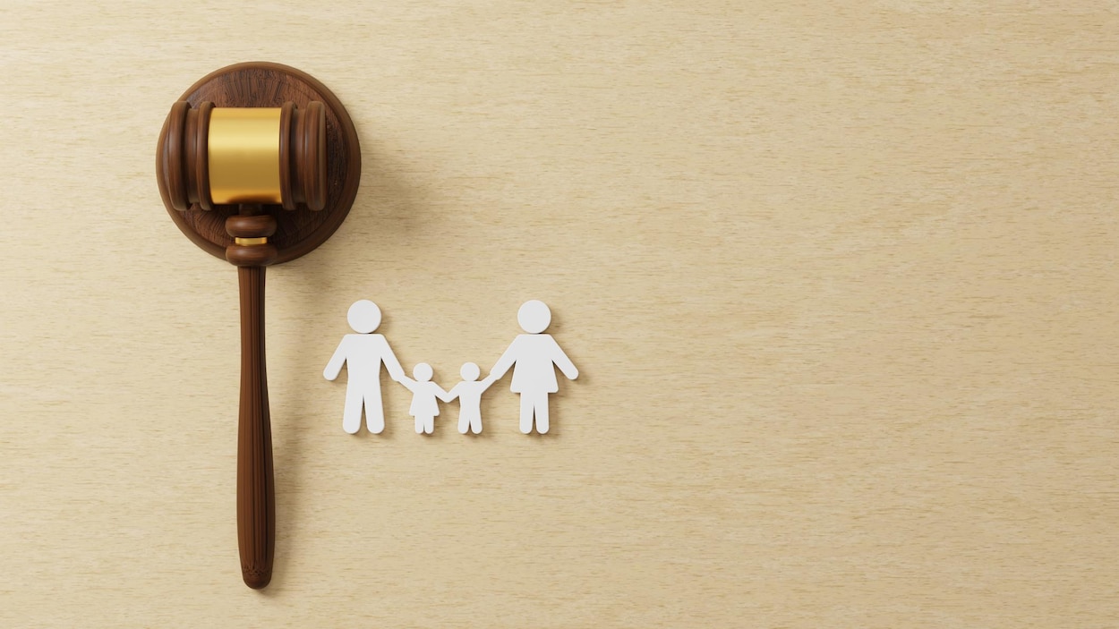 Identité des parents biologiques : le voile enfin levé | Radio-Canada