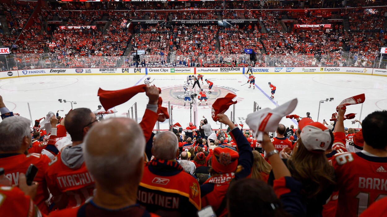 La finale de la Coupe Stanley garde les fans au bout de leur siège | En ...