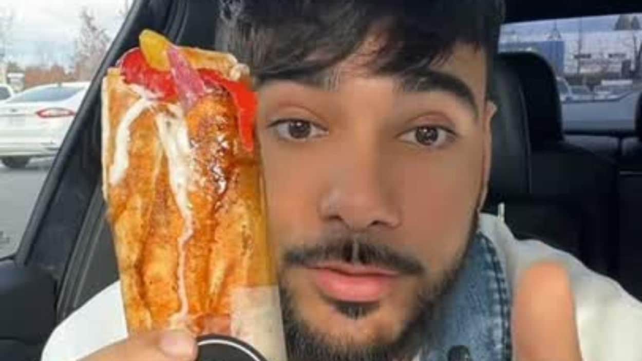 Le « shawarma croustillant » s’empare de TikTok | En bref | Radio-Canada