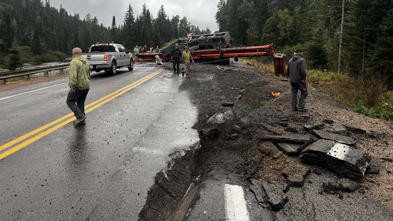 Accident spectaculaire sur la 155 | Info | Radio-Canada