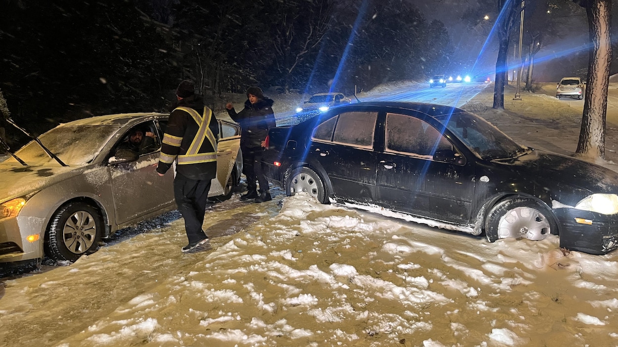 Première bordée de neige : 48 accidents sur les routes sherbrookoises ...