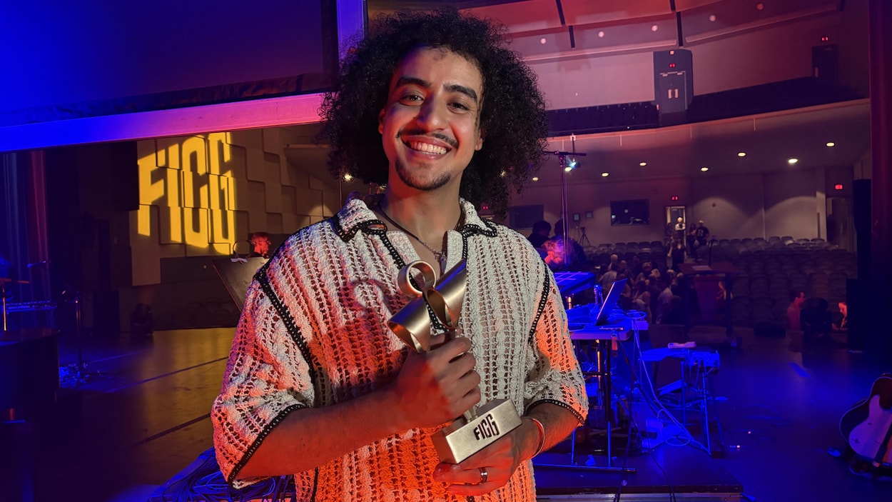 Triomphe pour Adam El Mouna au Festival international de la chanson de Granby | Radio-Canada