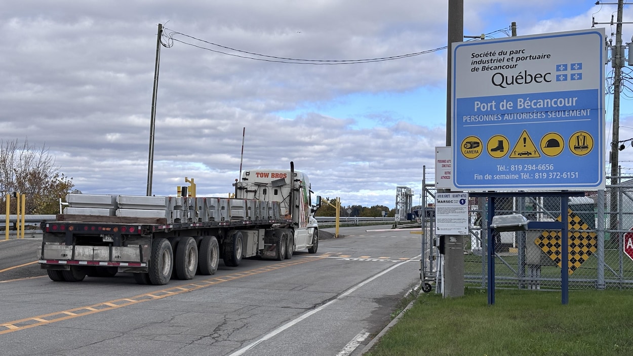 Pour la première fois, le port de Bécancour transborde de l’aluminium ...