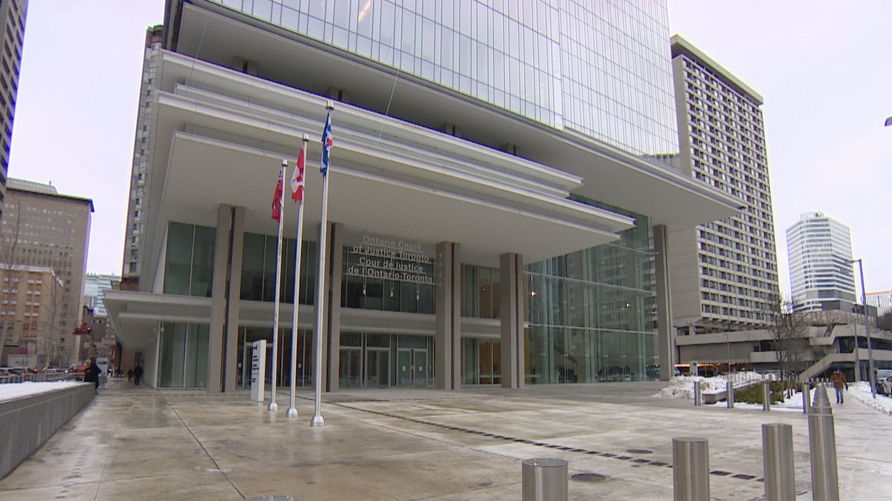 Pénurie de personnel : un nouveau palais de justice désert au centre ...