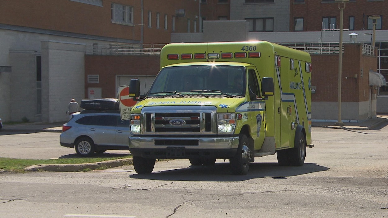 Plus de 30 minutes d'attente pour des services ambulanciers | Radio ...