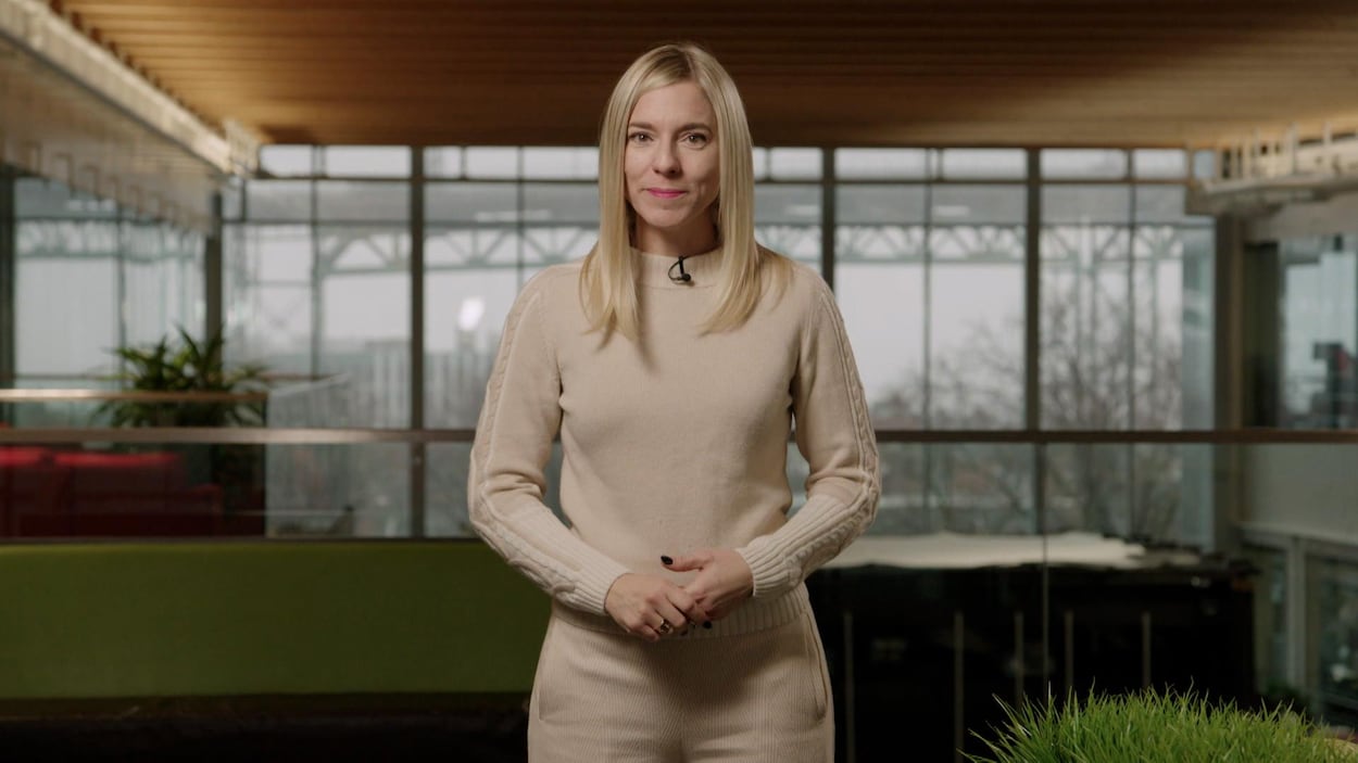 Les influenceurs doivent-ils payer de l'impôt? | Radio-Canada