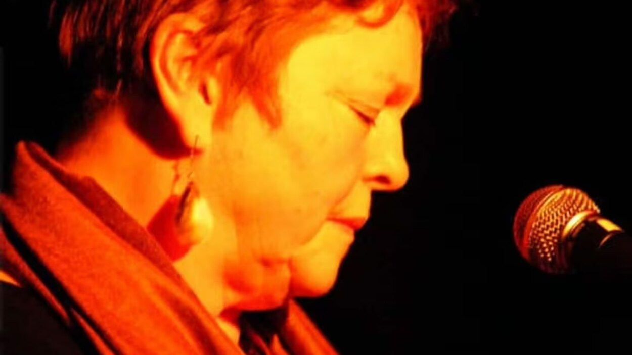 Deux artistes anglophones, Anita Best et Pamela Morgan, lancent un ...