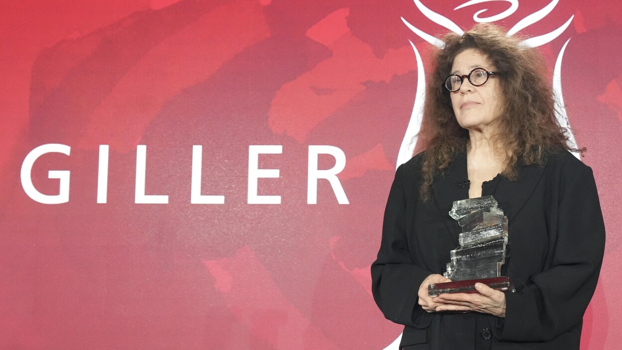 L’autrice Anne Michaels a remporté le prix Giller pour son roman Held ...