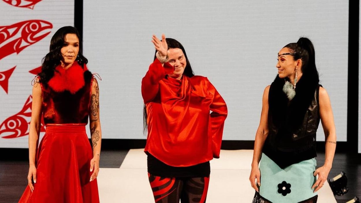 La créatrice de mode inuit April Allen à la Fashion Week de New York ...