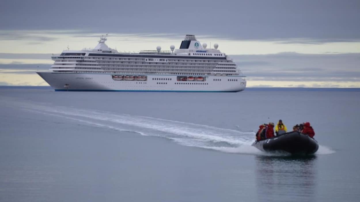 Au Nunavut, Cambridge Bay impose une taxe par passager aux navires de ...
