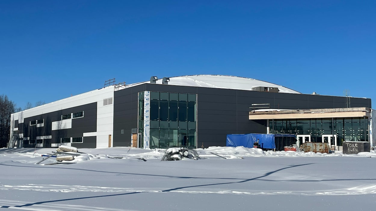 Lac-Simon espère inaugurer son aréna en avril | Radio-Canada