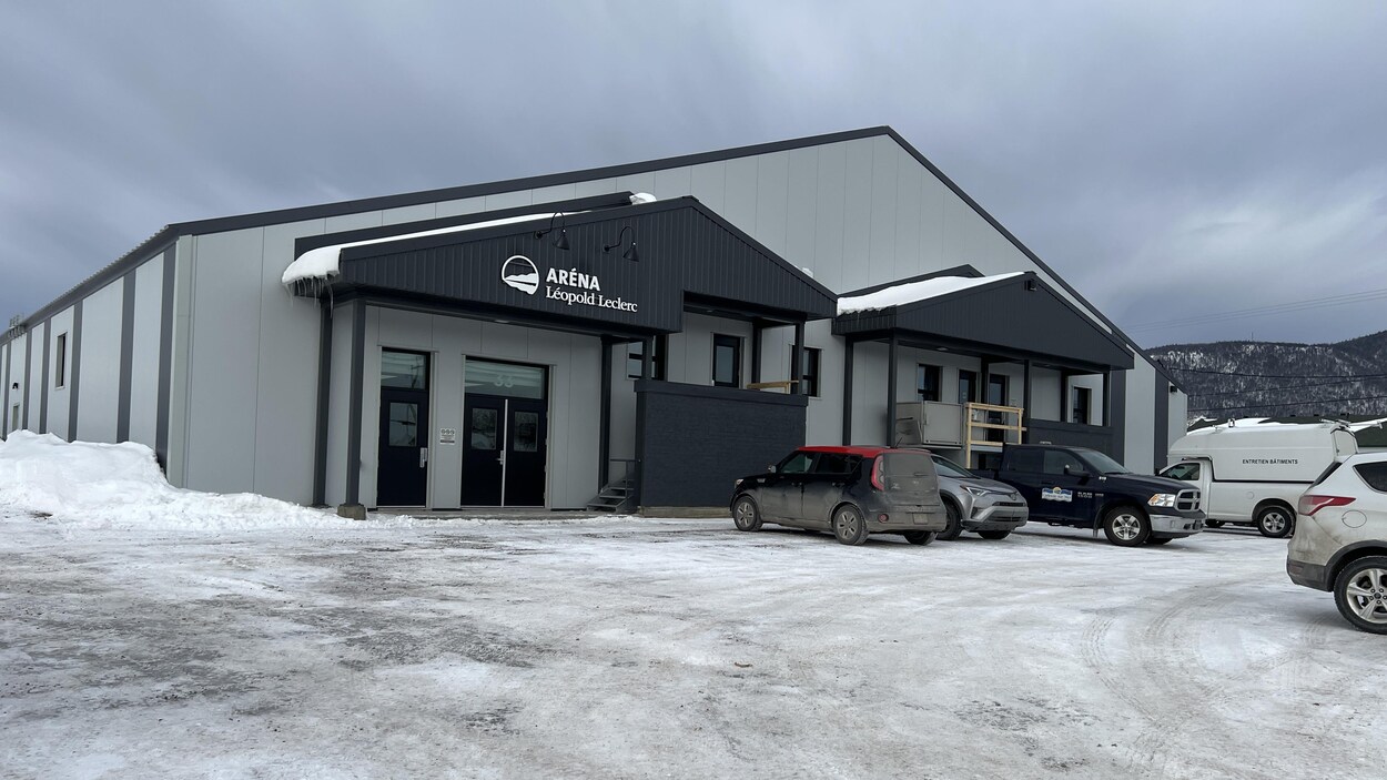 Un accès coûteux à l’aréna de Carleton-sur-Mer | Radio-Canada