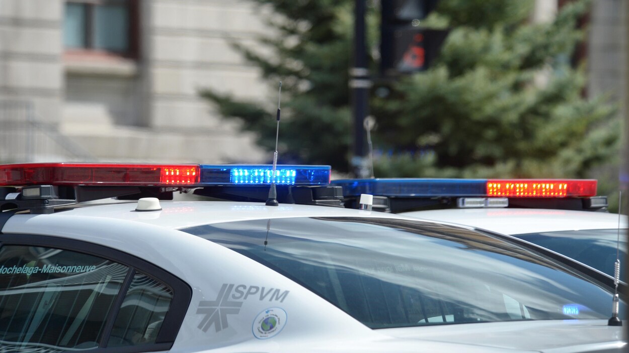 Un jeune de 18 ans provoque une collision avec les policiers à bord d ...