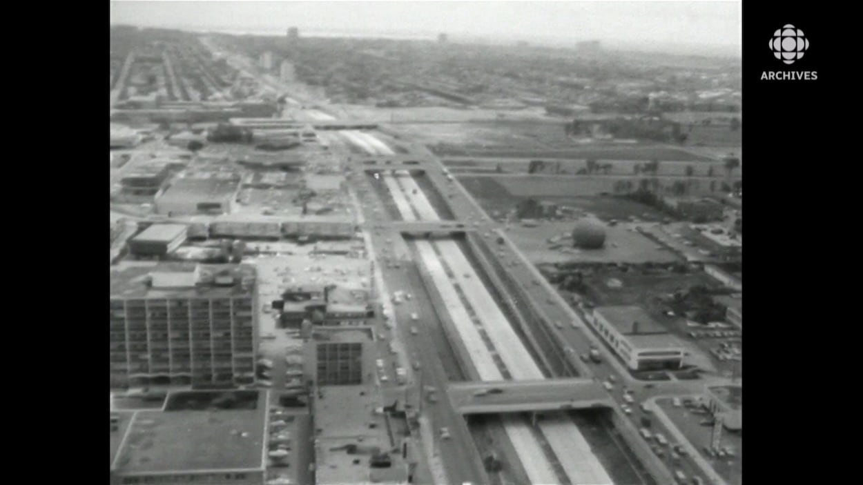 Le 25 avril 1967, l’autoroute Décarie ouvrait à la circulation | Radio ...