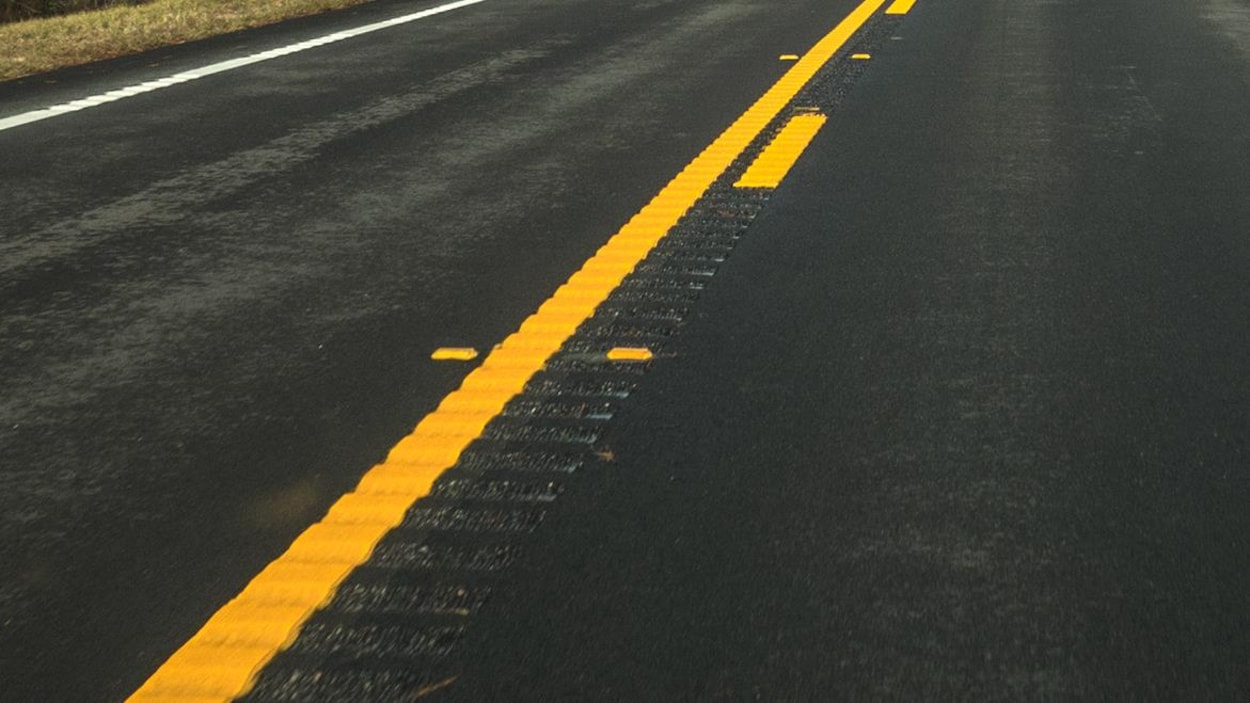 Peu de bandes rugueuses sur les routes du Nord | Radio-Canada.ca