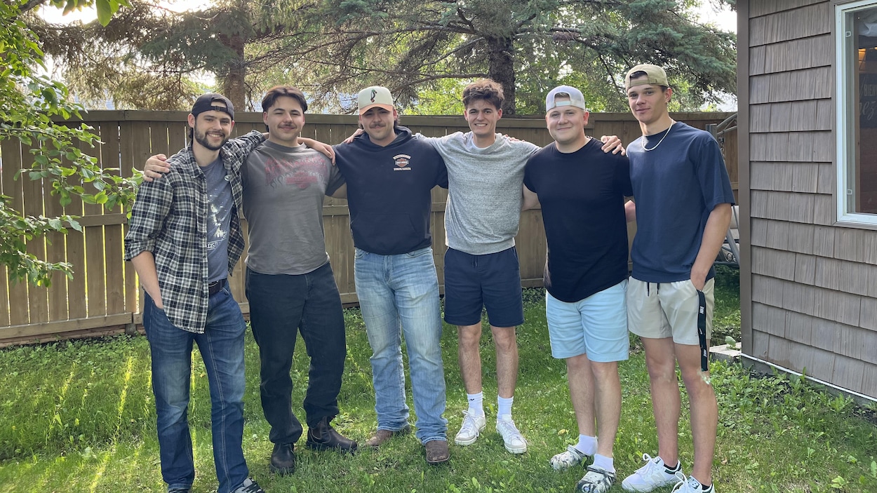 Les Barn Boys : de Saint-Laurent à La Broquerie | Radio-Canada