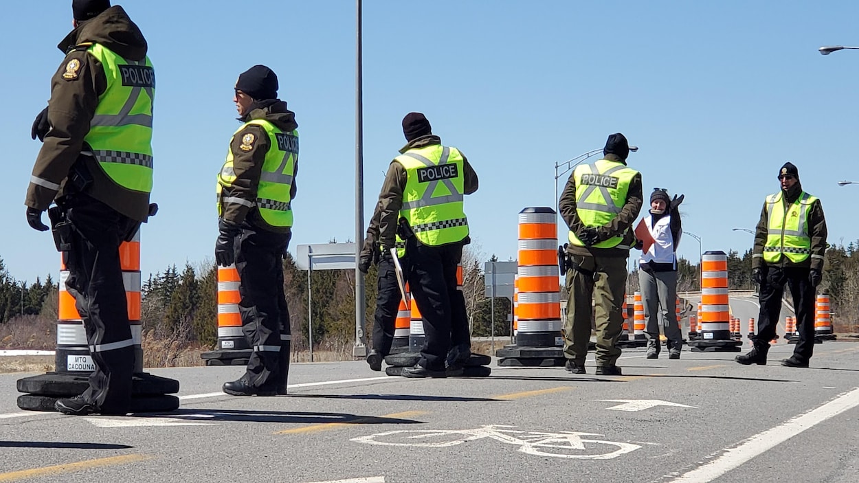 Un mois d'adaptation au barrage routier de La Pocatière | Coronavirus ...