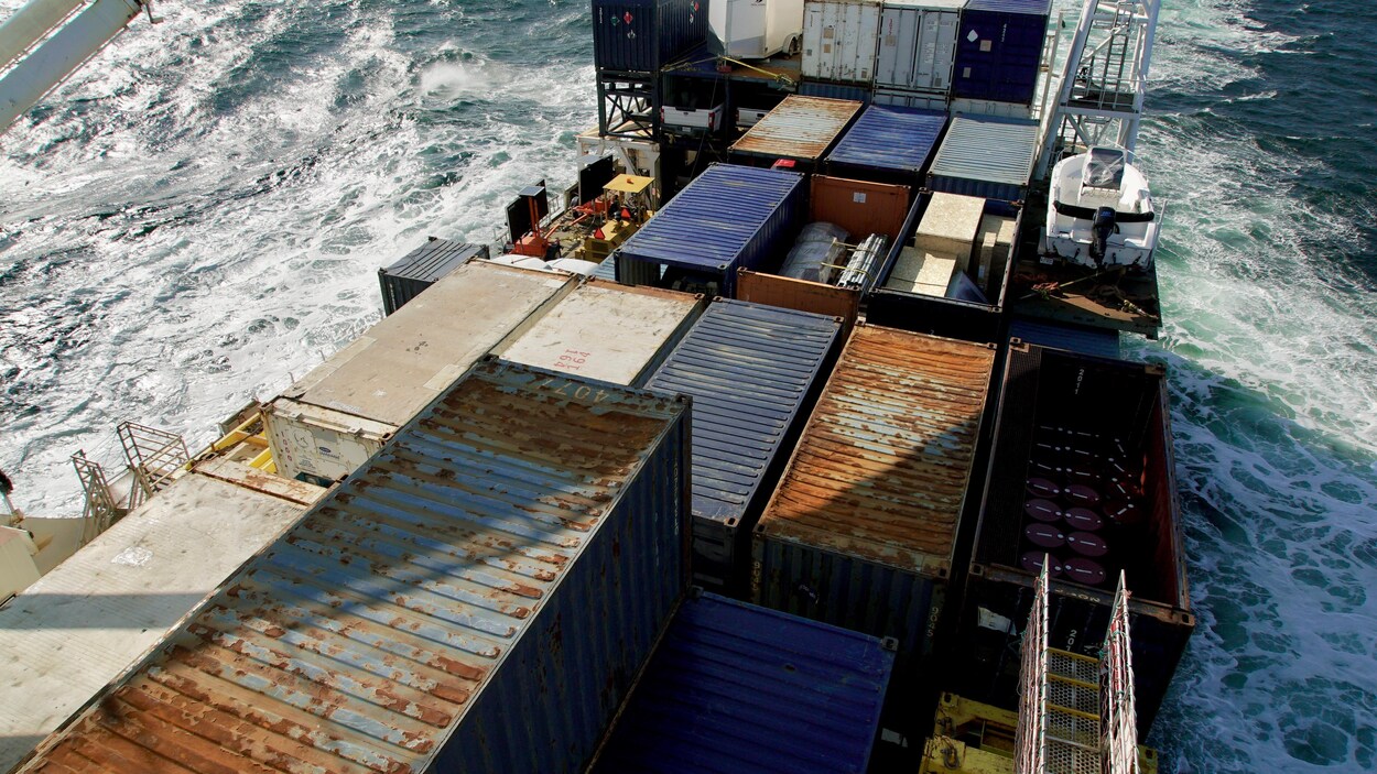 Une barge de ravitaillement n’arrivera pas à Sachs Harbour, aux ...
