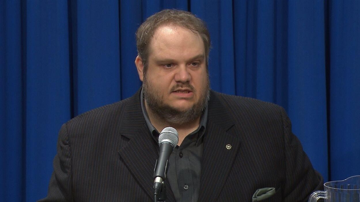 Benoît Dorais siégera dorénavant comme indépendant | ICI Radio-Canada.ca