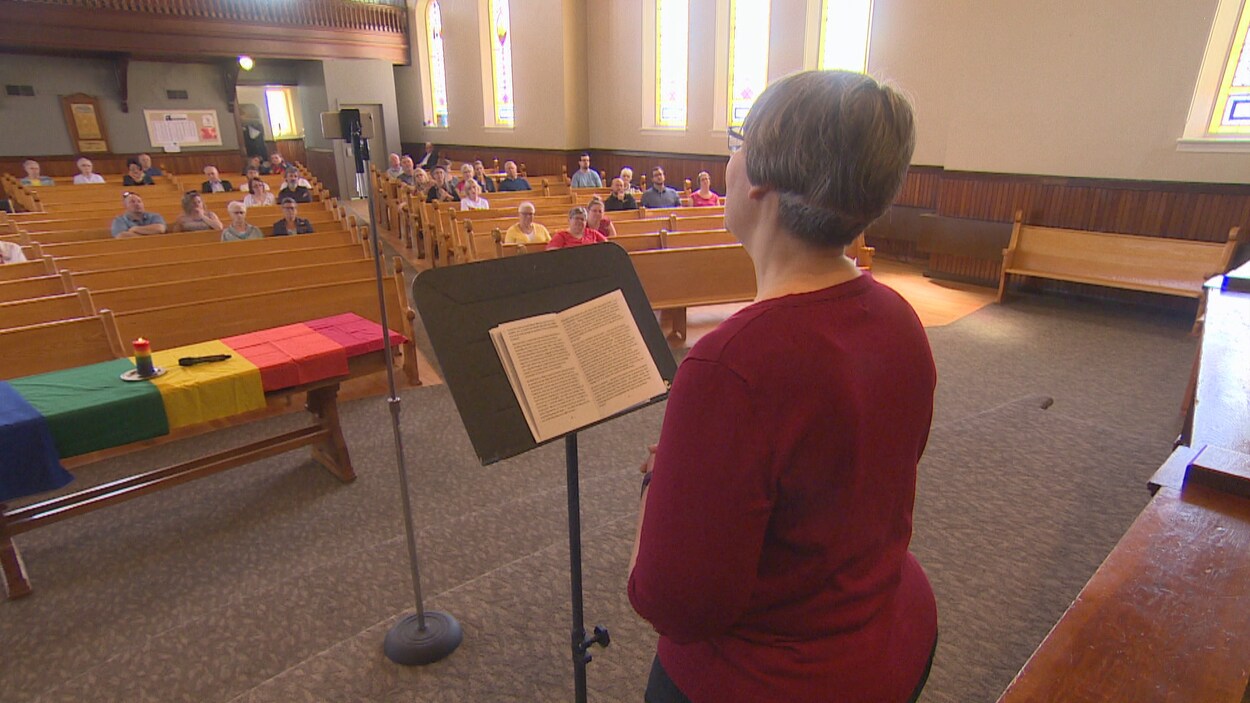 Pasteure et membre de la communauté LGBTQ, Beth Kerr fait partie d'une ...