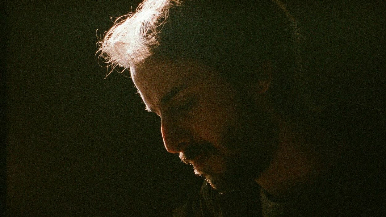 Bobby Bazini lance Pearl, premier extrait de son prochain album | Radio ...